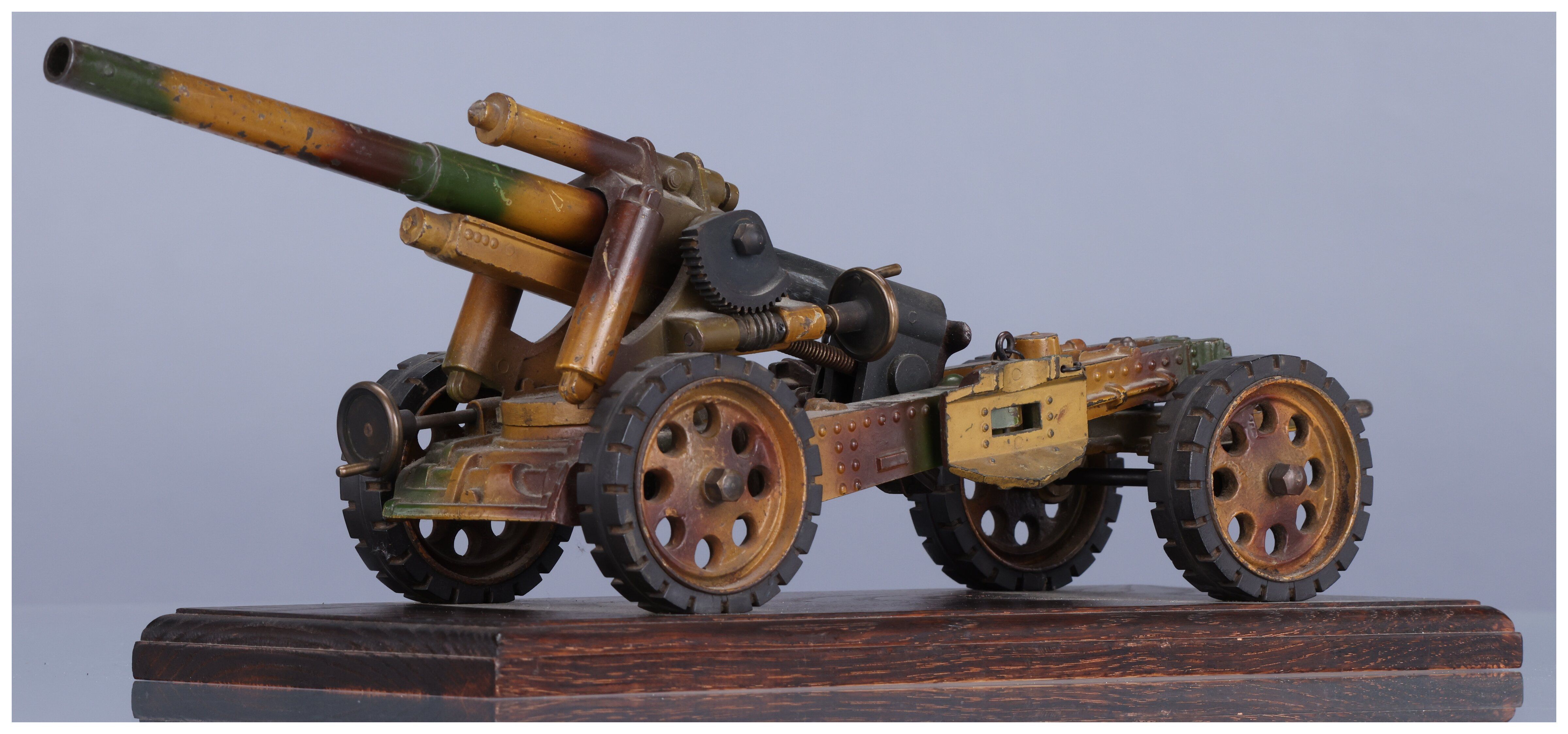 Functional Scale Model German sFH-18 Howitzer | Rock Island Auction
