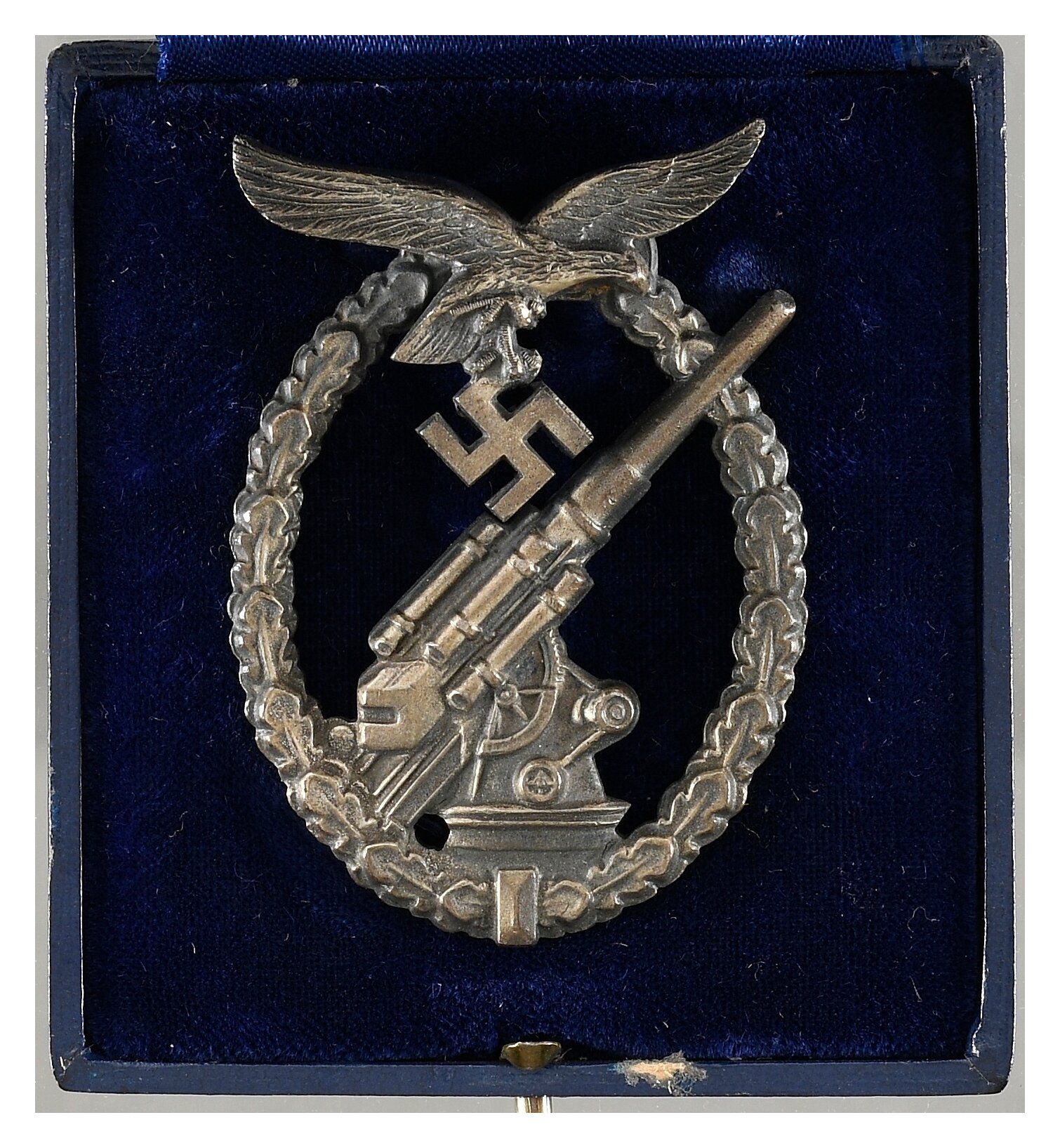 Junker Marked Luftwaffe Anti-Aircraft Gunnery Badge with Case | Rock ...